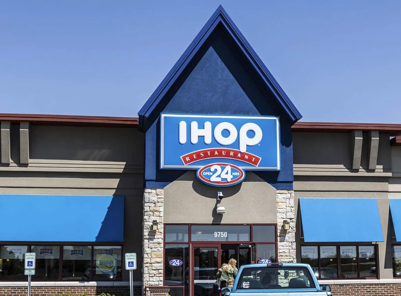 New Pancake-Inspired Milkshakes at IHOP – 4W Mag